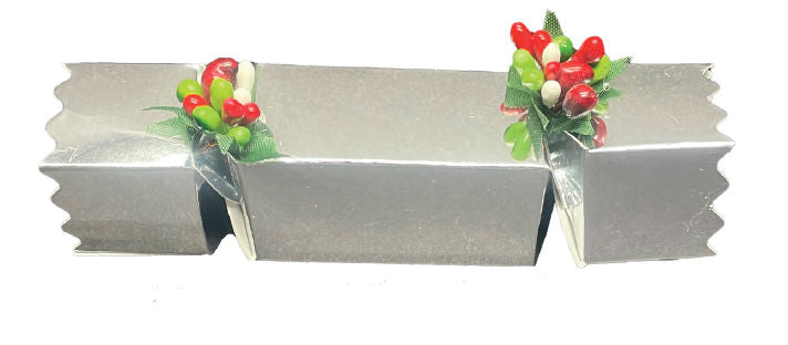 House Of Flavours Winter Berry Milk Chocolate Filled Cracker — Maple Gifts